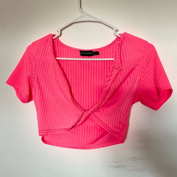 PrettyLittleThing | Tops | Prettylittlething Hot Pink Twist V Neck Crop ...